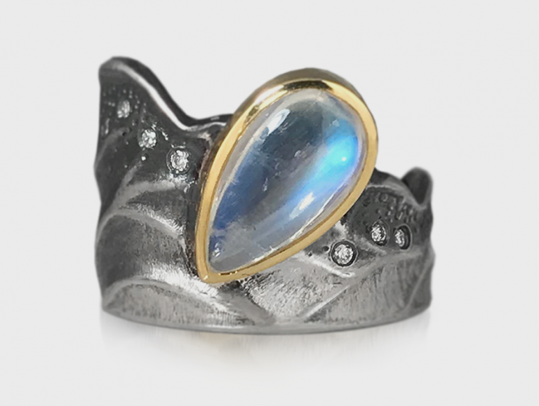 18 Of the Latest Must-Have Ring Styles For The Holidays