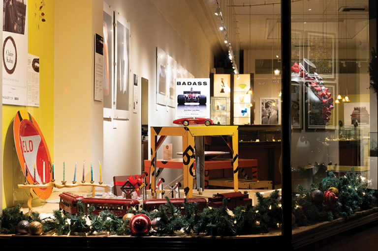 11 Intriguing Examples of Jewelry Store Window Displays