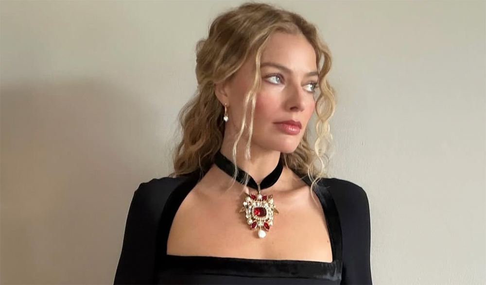 Margot Robbie Method-Dressing For Premiere of 'Wuthering Heights'